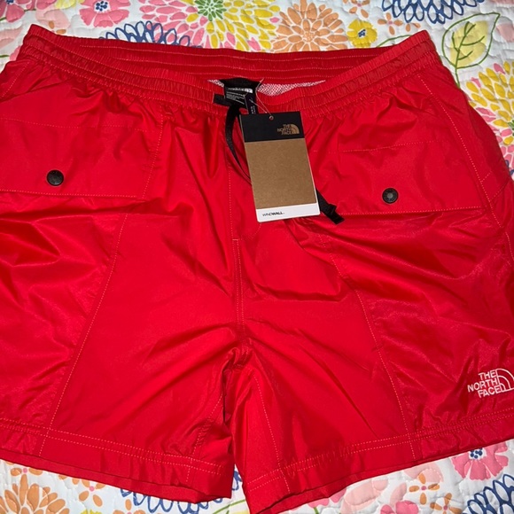 The North Face | Shorts | Nwt Women The North Face Outline Shorts ...